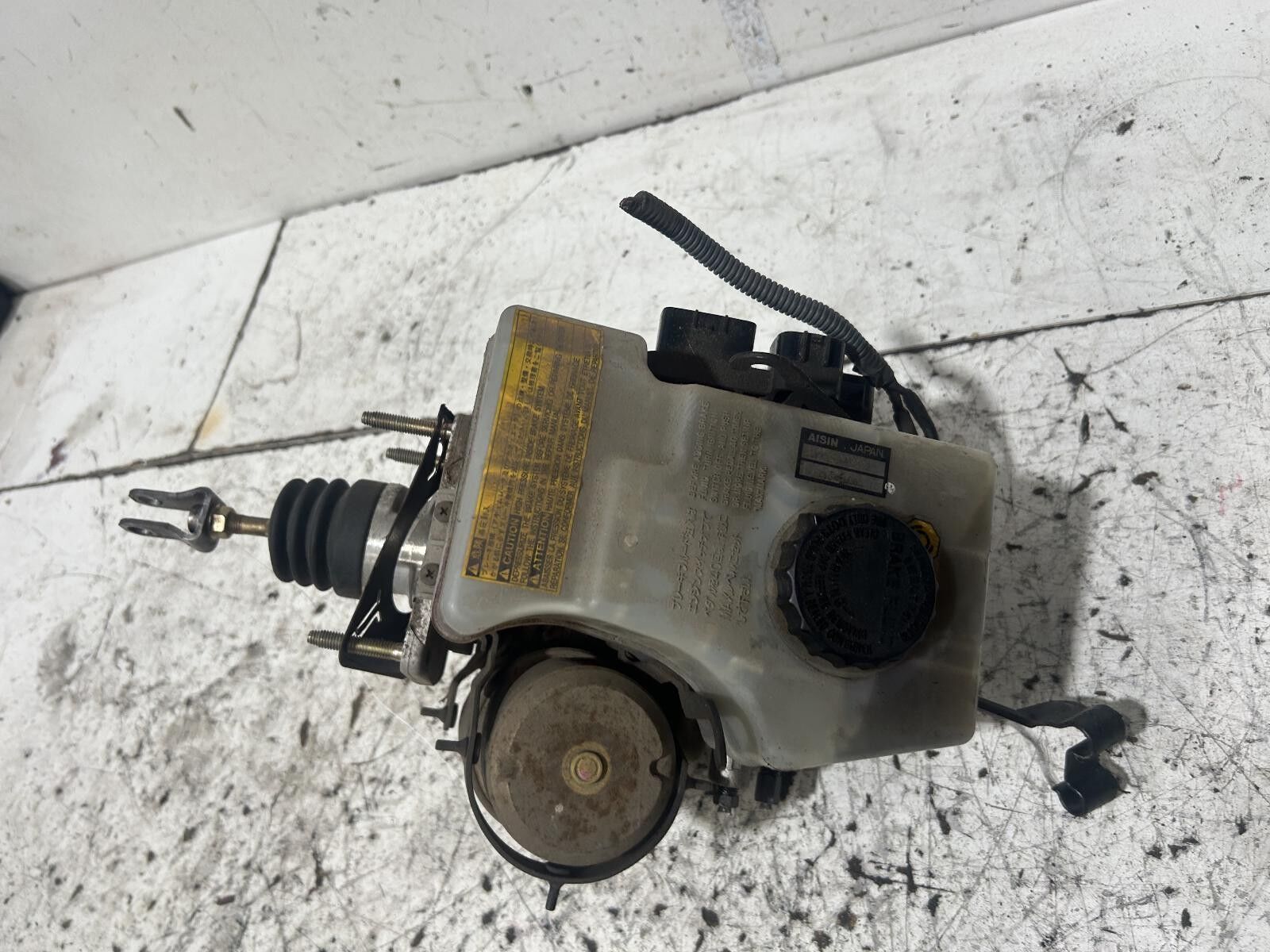 Toyota Prado Brake Master Cylinder Assembly VZJ95 08/1999-01/2002